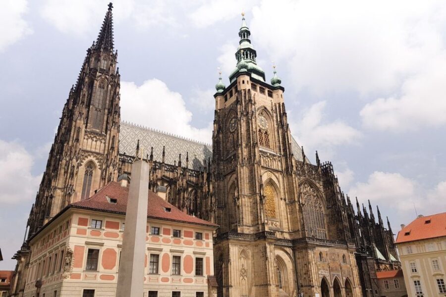 Prague: Castle, National Museum & Town Hall Tickets & Audio - What You Can Expect from Each Stop