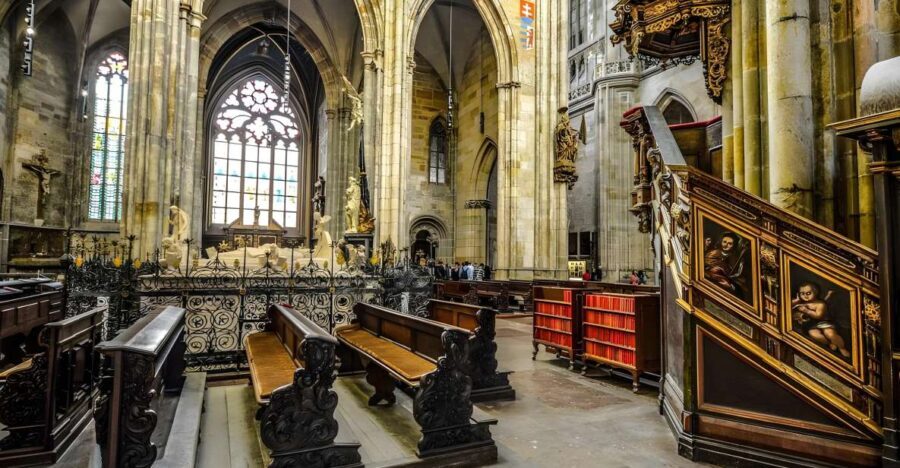 Prague Castle: Royal Palace, Cathedral, and Golden Lane Tour - A Closer Look: What’s Included and How It Shapes Your Visit