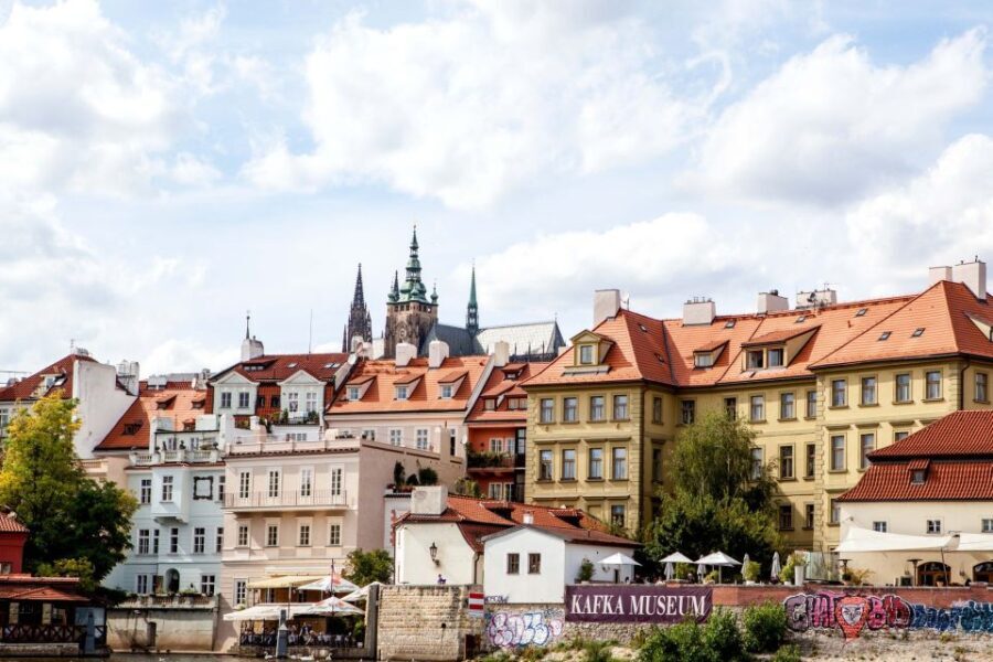 Prague: Full-Day Sightseeing Tour with Cruise and Lunch - What the Tour Offers in Detail