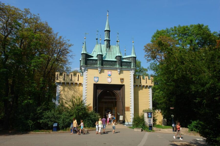 Prague: Petín Tower and Mirror Maze Entry Ticket - Practical Details and Tips for Visitors