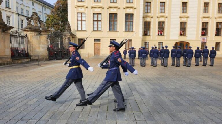 Prague: Prague Castle Private Walking Tour - The Itinerary: A Closer Look