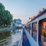 Prague: Sightseeing Boat Cruise with Buffet Dinner - The Buffet Dinner: What to Expect