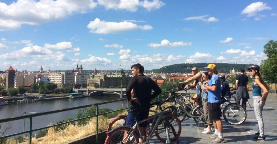 Prague: Stunning Viewpoints, Castle, City & Park Bike Tour - The Itinerary in Detail