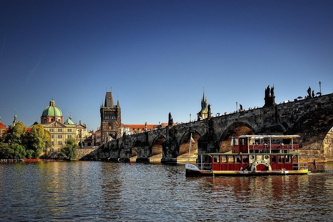 Prague's charming old places tour in Russian language - Exploring Prague’s Charm: A Complete Tour of the Old Town and Beyond