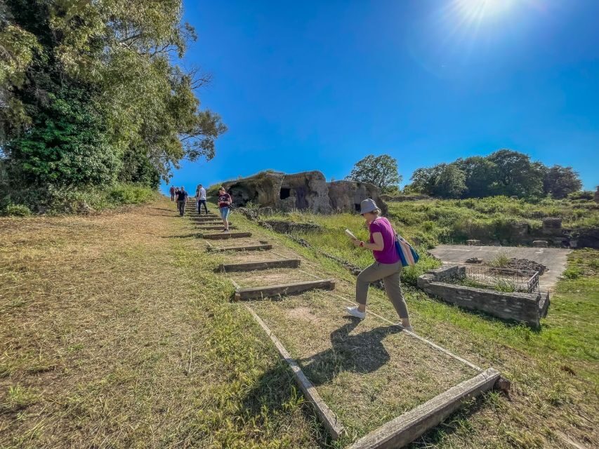 Preveza: Ancient Nikopolis & Archaeological Museum tour - The Museum Experience: Artifacts and Artistry