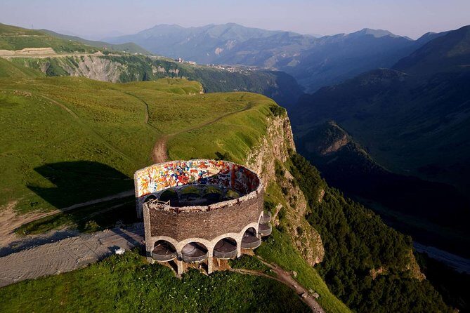 Private 1-Day Tour to Kazbegi & Gergeti Trinity Church - Exploring the Itinerary in Detail