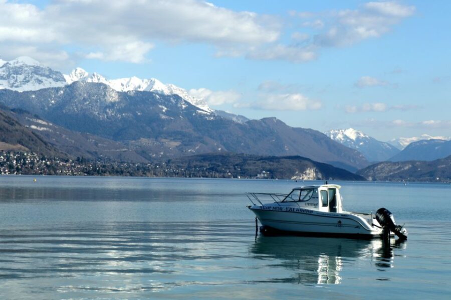Private 2-hour Walking Tour of Annecy with official guide - A Deep Dive into the Itinerary
