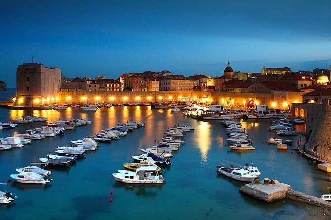 Private 3 hours walking tour of the Old Town with transfer - The Price & Value