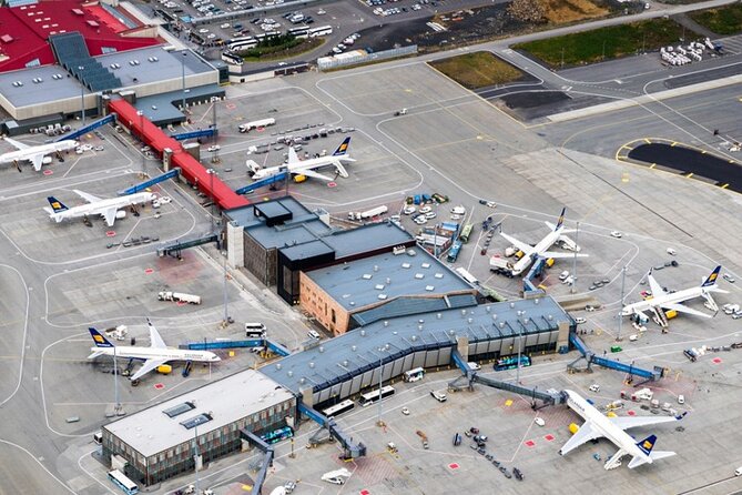 Private Airport Transfer from Keflavik airport to hotels in Reykjavik area - Key Points