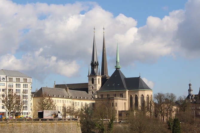 Private airport transfer: from the airport to the city of Luxembourg - What is This Transfer Service Really About?