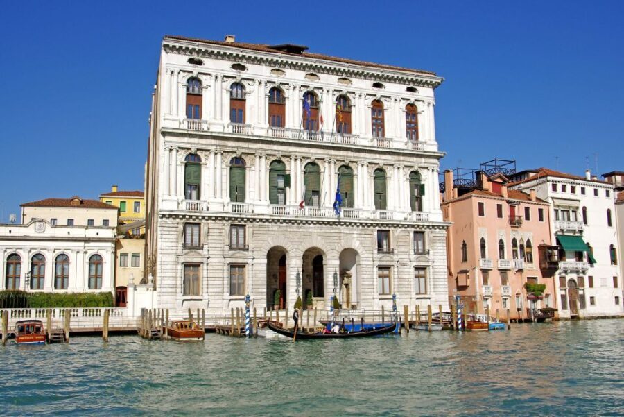 Private Art & Culture Tour in Dorsoduro and Academia, Venice - Evaluating the Price Against the Experience