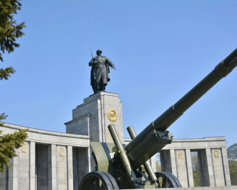 Private Berlin World War II Tour: History of third reich - Analyzing the Itinerary and Site Highlights