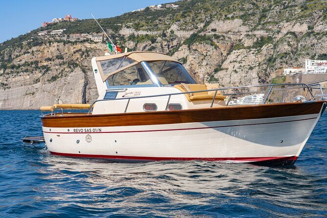 Private Boat Tour of Capri from Positano on Sorrentine Gozzo - Itinerary Breakdown