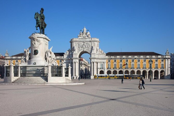 Private City Tour: Lisbon Golden Age in 4H with Transfer - Discover Lisbons Golden Age: A Private 4-Hour City Tour