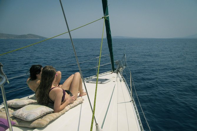 Private day cruise with local food and wines tasting menu - Key Points