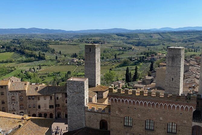 Private Food and Walking Tour in San Gimignano and Volterra - Who Should Consider This Tour?