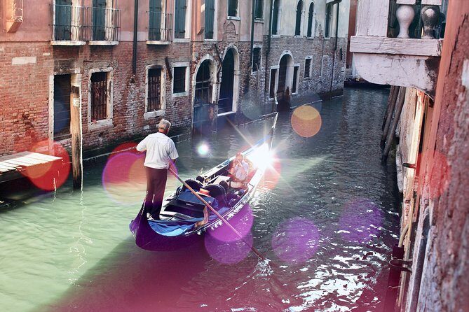 Private Gondola Ride in Venice - Navigating the Itinerary and Sights