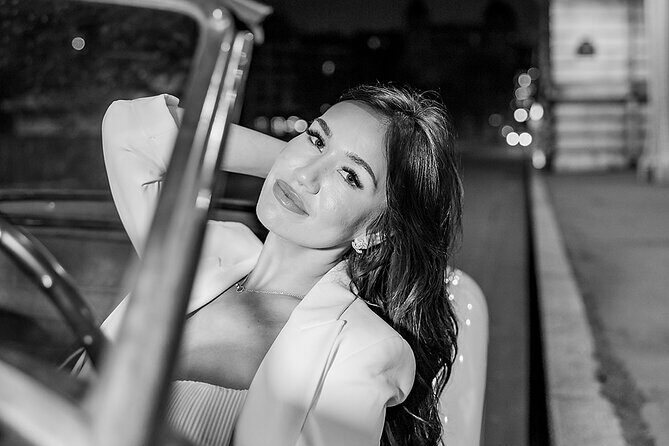 Private Guided Photoshoot at the Eiffel Tower in Paris - Locations and Variability