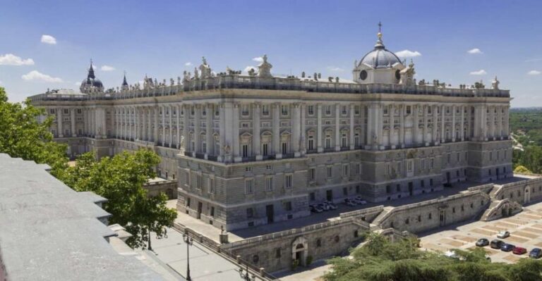 Private guided tour Royal Palace & Royal Collections Gallery - Detailed Breakdown of the Experience