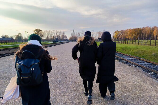 Private Guided Tour to Auschwitz & Birkenau from Krakow - Starting Point: Wawel Hill and Its Significance