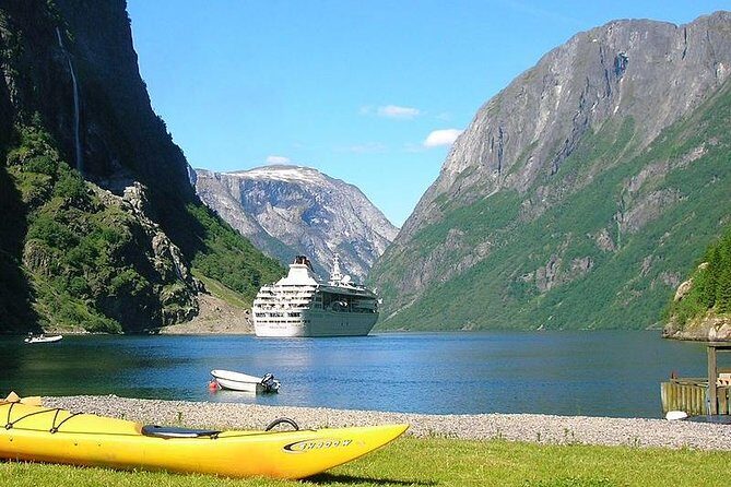 Private guided tour to Oslo - Nærøyfjord Cruise & Flåm Railway - Immersion in the Nærøyfjord
