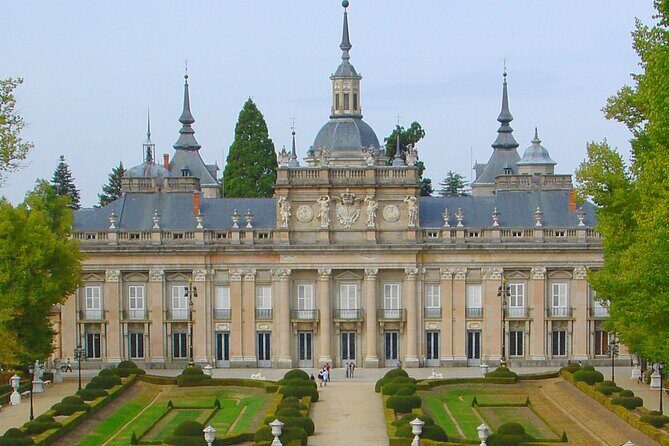 Private Guided Tour with Admission to La Granja and Fabrica de Vidrio - The Sum Up