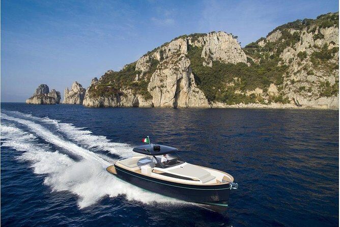 Private Ischia & Procida Tour FD with a Gozzo Apreamare 35ft - The experience from reviews and what to expect