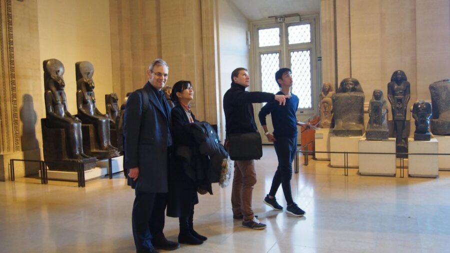 Private Louvre Tour for Teenagers - A Closer Look at the Details