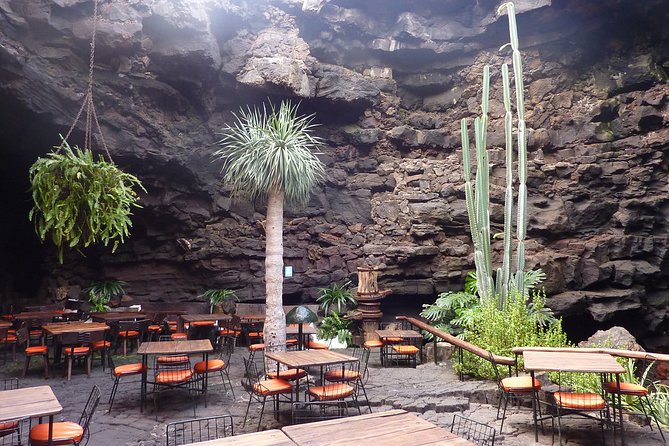 Private luxury Tour of Jameos del Agua and Cueva de los Verdes in Lanzarote - Key Points