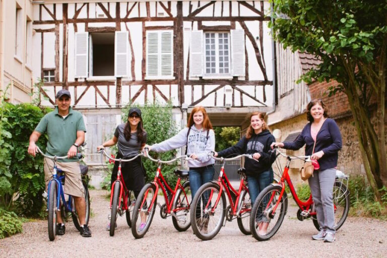 Private Monet Gardens & Giverny Bike Tour with Picnic Stop - The Journey to Giverny: What to Expect