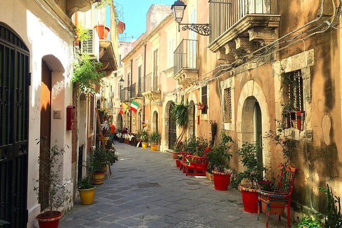 Private Noto & Marzamemi Tour with Seaside Seafood lunch - Key Points