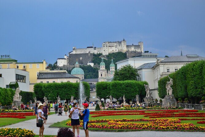 Private one way Sightseeing Transfer From Salzburg To Prague Via Cesky Krumlov - Exploring Cesky Krumlov: Four Hours of Freedom