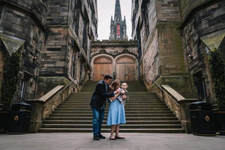 Private Photoshoot with Views of Famous Edinburgh Castle - What’s Included and What’s Not?