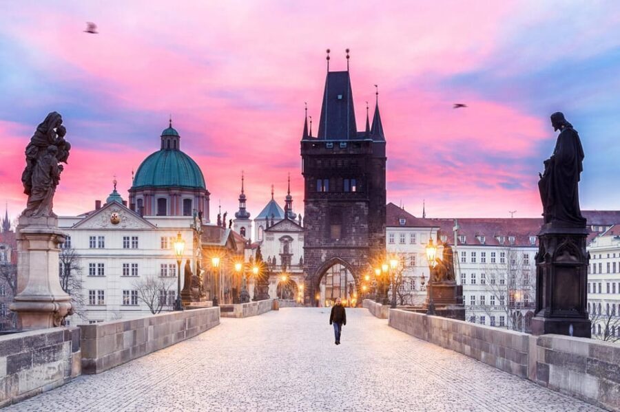 Private Prague walking tour 3,5h - Exploring the Heart of Prague in Comfort and Style