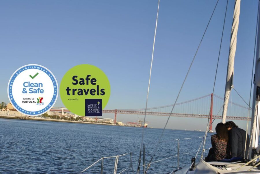 Private Romantic cruise with sparkling wine- 2-Hour- Lisbon - The Yacht and the Service