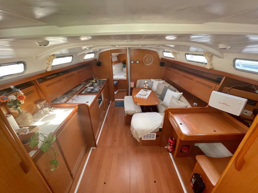Private Sailing Boat - What’s Included and What’s Not