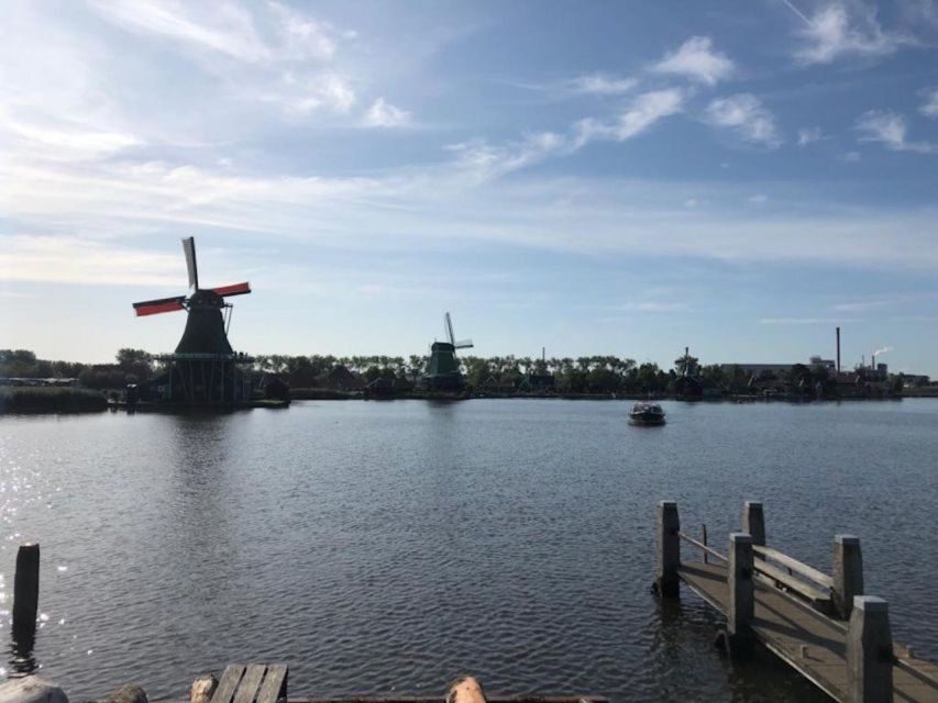 Private sightseeing tour to the Windmills & Giethoorn - Zaanse Schans: A Living Museum of Dutch Traditions