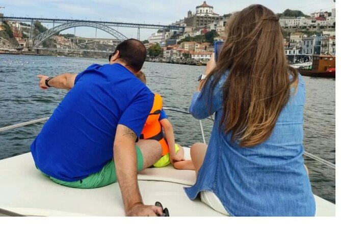 Private Tour 1h: Foz, Ribeira and Pte. D.luis, group price up to 6px - Key Points