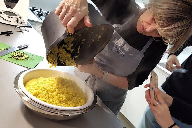 Private Tour and Cooking Class in Milano with a Milanese Family - Exploring Milan’s Historic Heart: Piazza Mercanti