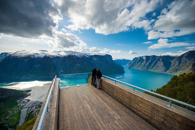 Private tour, Bergen to Oslo - Nærøyfjord Cruise & Flåm Railway - The Experience of the Stops