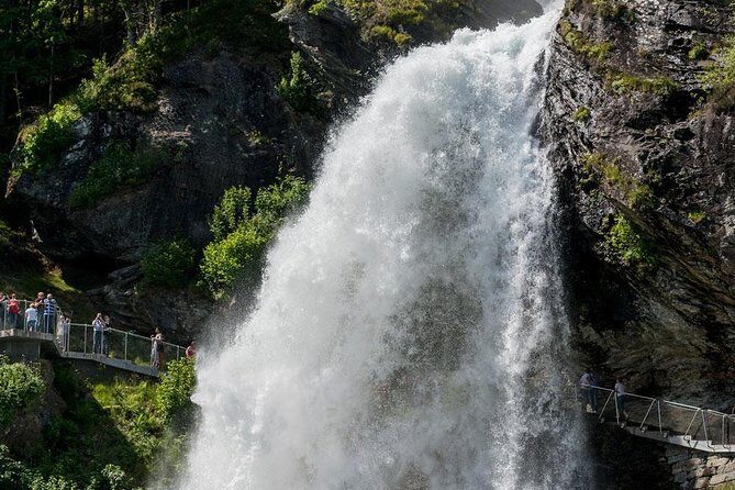 Private tour - Hardangerfjord, Voss Gondola & 4 Great Waterfalls - FAQs