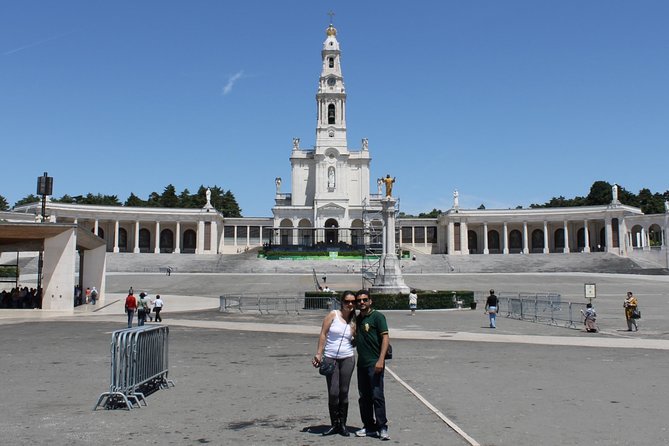 Private Tour: Highlights Fatima Sanctuary, Nazaré Big Waves and Obidos Medieval - Key Points
