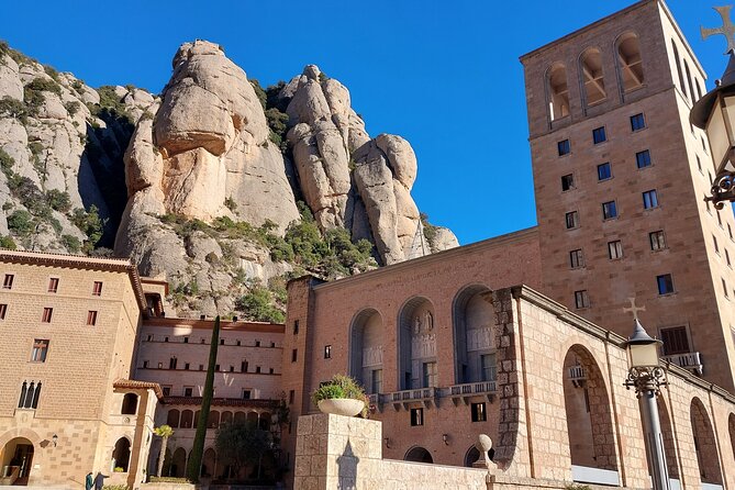 Private Tour in Montserrat 5h - The Itinerary in Detail