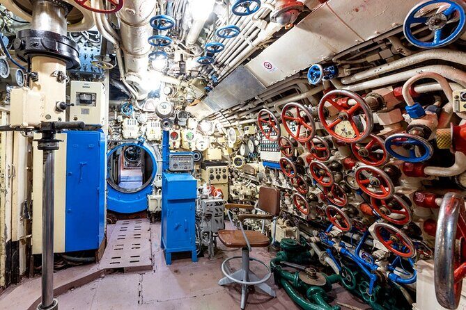 Private Tour in Museum of Glass and Museum Submarine Glory near Varna - The Submarine Museum "Slava"