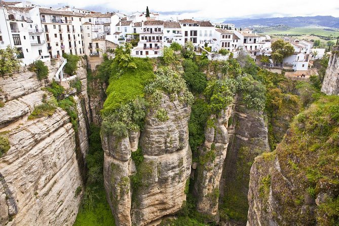 Private Tour in Ronda including the Bullring and Main Church - Key Points