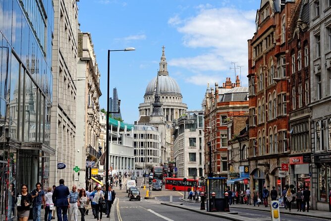Private Tour of London's Historic Pubs - Key Points