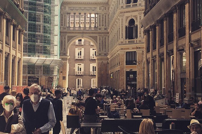 Private tour of Naples with street food tasting - Key Points