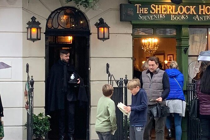 Private Tour: The London of Shakespeare, the Beatles, James Bond and Sherlock Holmes by Traditional Black Cab - Who Will Love This Tour?