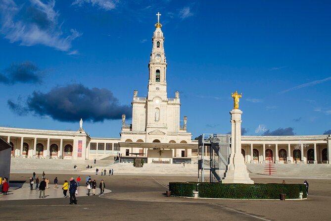 Private Tour to Fátima with an Official Guide - Key Points
