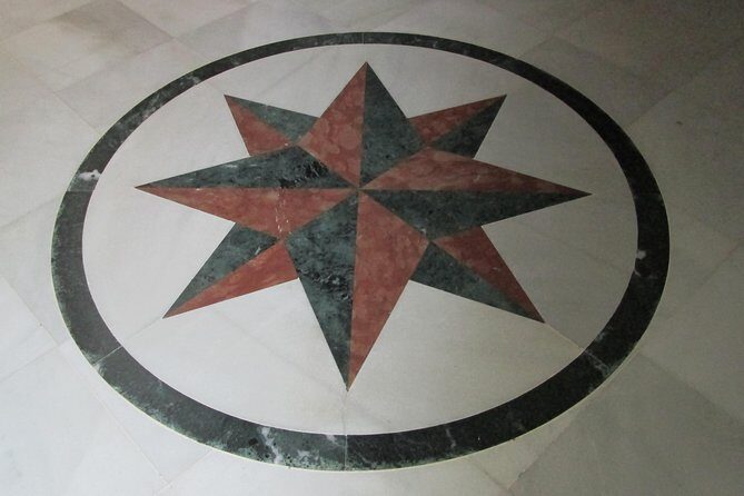 Private tour to the Cathedral of Seville. - Who Should Consider This Tour?